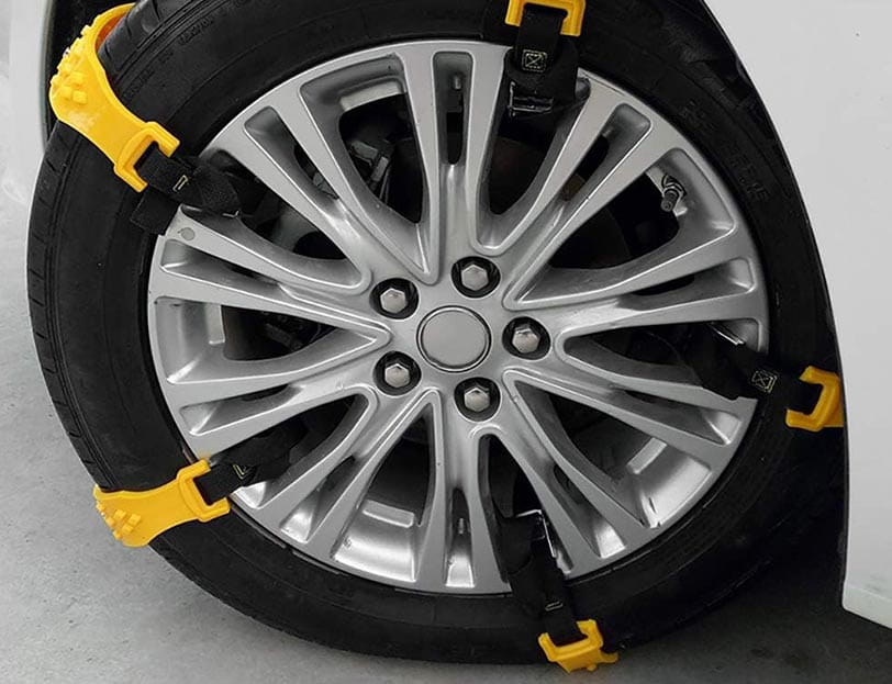 Calze da neve omologate: come funzionano e come montarle | Ayvens ...